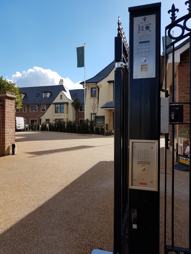 Comelit Styles Outdoor Entry For Renaissance Retirement • GIT-SECURITY ...