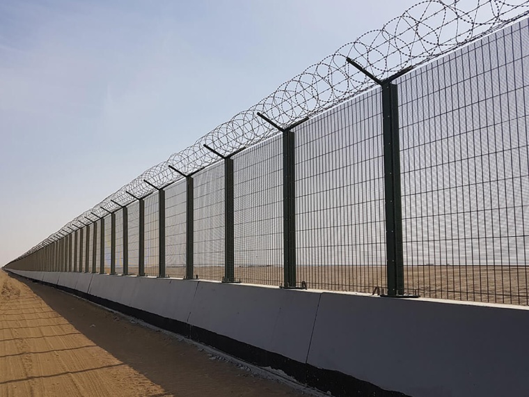 Security Fence for World's Second-Largest Oil Field • GIT-SECURITY.com ...