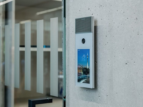 Schneider Intercom: Leistungsstarke High-End-Sprechstellen • GIT ...